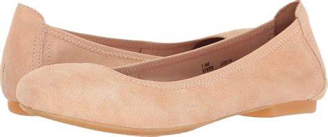 جولیان زن متولد شد