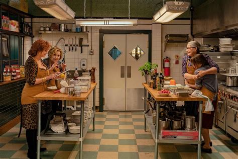 Movie Review Schmaltzy And Sweet Vince Vaughn Leads Netflixs ‘nonnas