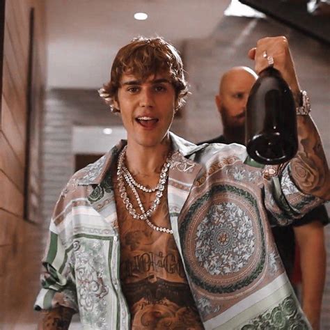 Justin Bieber In The Video Popstar” By Singer Drake Celebridades