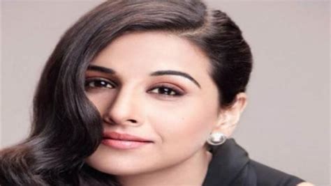 فيديا بالان تستعد لبطولة نسخة جديدة من فيلم اميتاب باتشان” Pink” الموجز