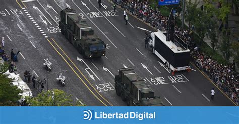 Gran Desfile Militar Para Conmemorar El Día De Las Fuerzas Armadas En