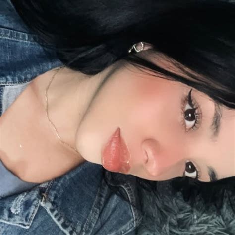 Julissa Tellez Threads Say More