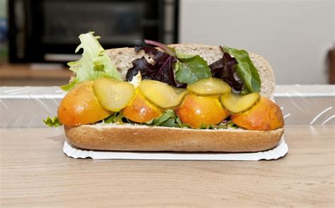 Broodje Van De Week Pistoletje Kerrie Ei Het Parool