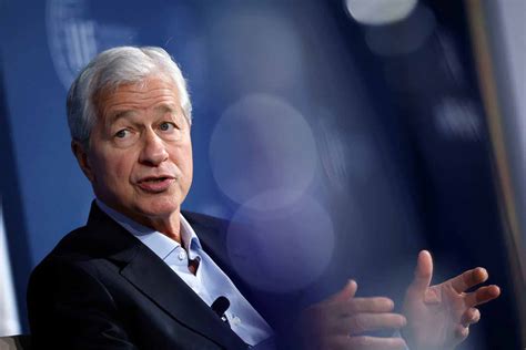 White House Adviser Says Jpmorgans Dimon Should Cut Credit Card Rates Report