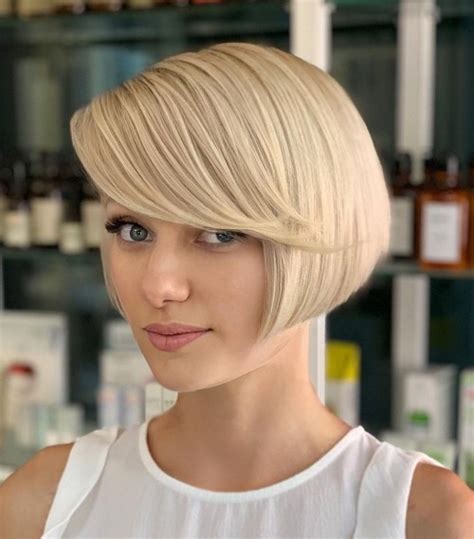 22 Stylish Ear Length Bob Hairstyles