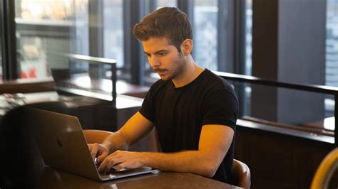 Профессия программист Kotlin где учиться зарплата плюсы и минусы