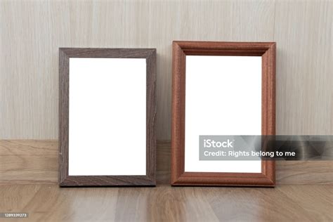 베이지 색 벽 배경에 나무 프레임 사무실 또는 홈 인테리어 복사 공간 걸레 업 사진 이미지에 대한 스톡 사진 및 기타 이미지 사진 이미지 미술관 액자 Istock