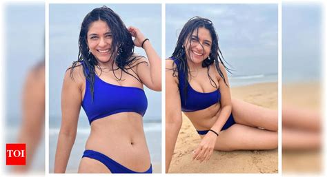 Mrunal Thakur Bikini Photo Images Pictures Video Mrunal Thakur
