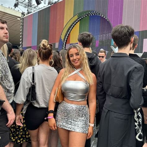 Isabelle Gray Isabellegrayx Threads Say More