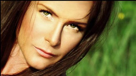 Catrin Johnsson Från Kinna Blev Sexuellt Utnyttjad Som Barn