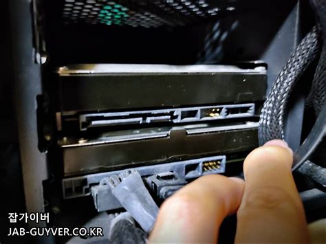 컴퓨터 하드디스크 파티션 인식 안될때 케이블 연결 확인