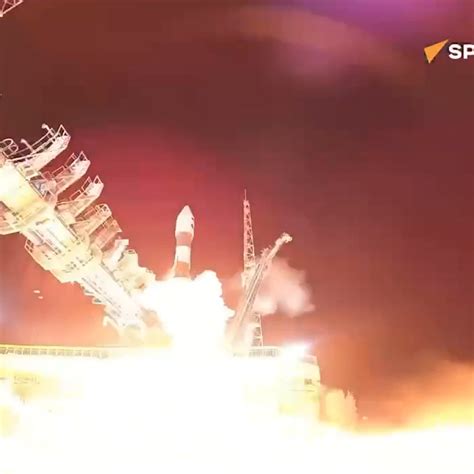 俄空天军成功发射搭载国防部卫星的“联盟 2 1b”运载火箭 2023年11月27日 俄罗斯卫星通讯社