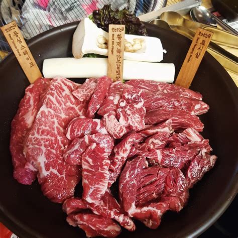 조이일상뷰티패션여행먹방 인테리어 광고 따뜻한 봄바람과 함께 우리의 감성을 채워줄 멋진 그림들 만나러 미술전시회 아트페어 언노운바이브 보러가요 언노운