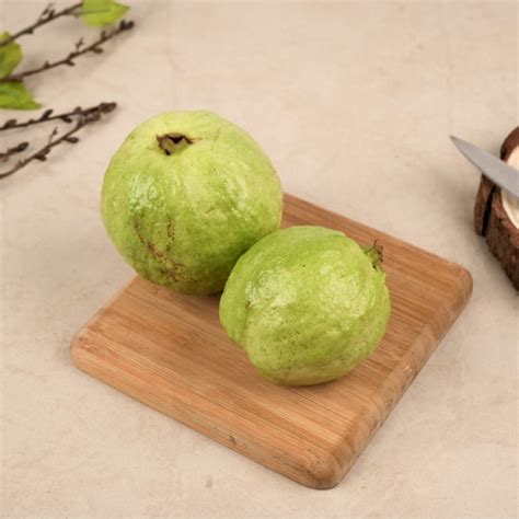 Thai Guava 500 G 700 G Price Buy Online At ₹84 In India