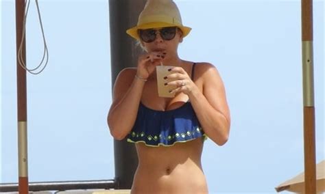 Kaley Cuoco Bikini Pics From Cabo