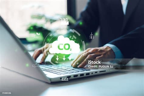 Co2 배출 감소 넷제로와 탄소 중립 재생 가능 에너지 기반 녹색 사업은 기후 변화와 지구 온난화를 제한할 수 있습니다 지속