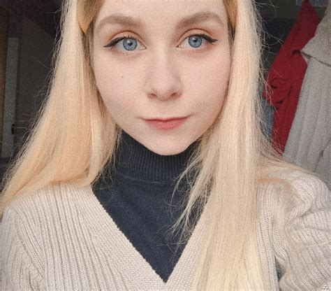 Mardy 🍊 On Twitter This Is Me One Year Ago And Last Month Whos