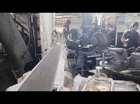 Glass Bottle Production Machine 6s Whisky Glass Bottle Hiking Packaging Hiking Glass Bottle