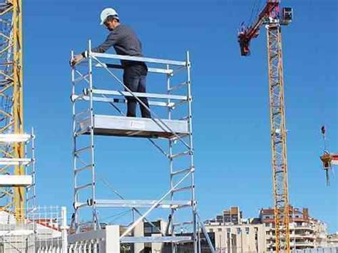 RULES REGULATIONS FIXED SCAFFOLDING ROLLING SCAFFOLDING Echelle Canada