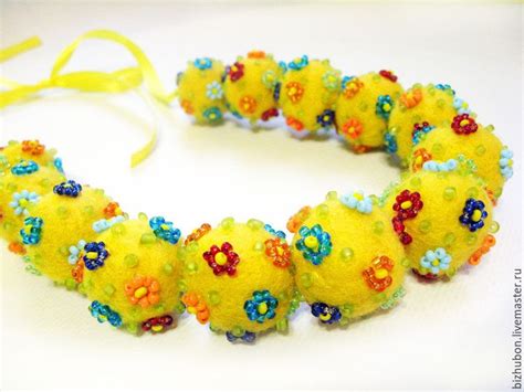 Войлочные бусы Луговые в интернет магазине Ярмарка Мастеров по цене 2700 ₽ Bavf7ru Колье