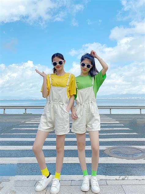 ชุดธีมเที่ยวทะเลกับเพื่อนแบบสับๆ แกลเลอรีที่โพสต์โดย Fangfang Lemon8