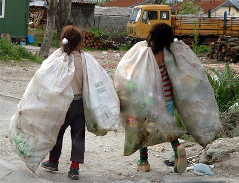 Семејните вредности и Детската амбасада Меѓаши