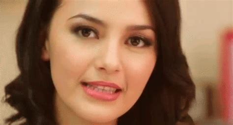 Гифки девушек крупно