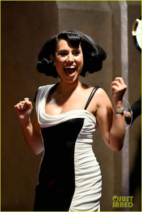 Raye Sings Skyfall During Bond Medley At Oscars 2025 Photo 5132370
