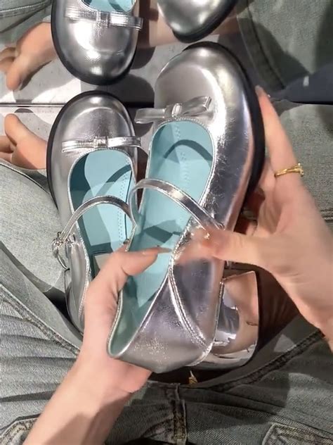 메리제인 스트랩 리본장식 청키힐 펌프스 여성 패션 여름 실버 미들힐