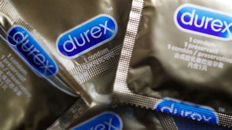 Cho con gái ngủ chung đến tuổi vẫn chưa dứt ông bố đơn thân hối hận sau khi thấy thứ mình