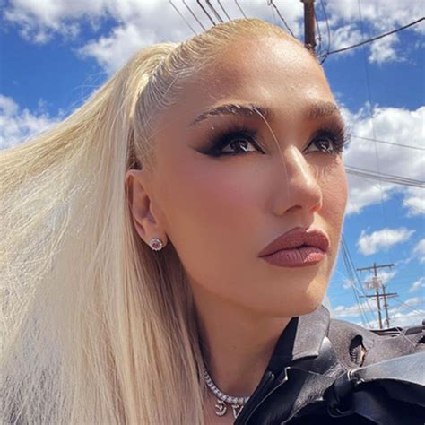 Gwen Stefanis Transforms 14m Home With Blake Shelton Into Dazzling