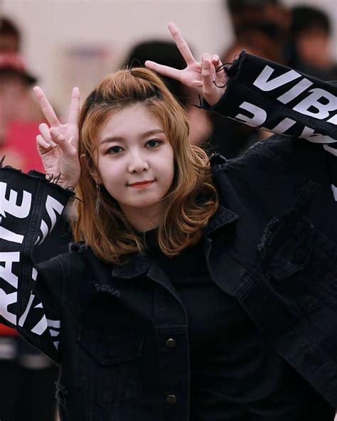 Pin By Isabella On Dami Dream Catcher Rapper Fashion