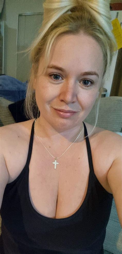 Trying To Be More Natural… So Heres A Makeup Free Selfie Sexy
