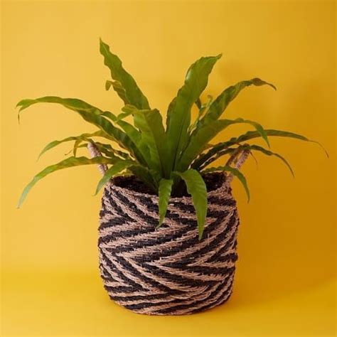 14 Small Zig Zag Seagrass Planter Shelf Basket