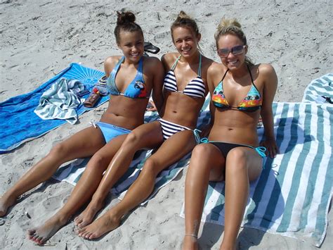 Girls On The Beach Bblack3 Flickr