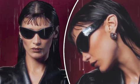 Ok ბელა ჰადიდი მარკ ჯეიკობსის სათვალეების ახალი კამპანიის ვარსკვლავია Ok Magazine