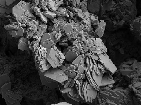 Reflection Electron Microscopy For Crystal Analysis