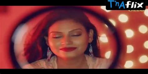 Nidhi Mahawan Breasts Underwear Scene In Sursuri Li