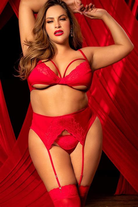 Plus Size Red Lace Hearts Lingerie Set Magchic