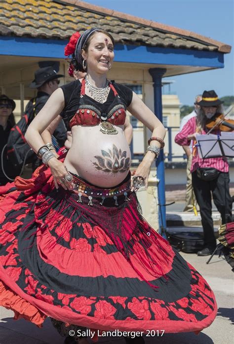 Belly Dancing Mama Belly Dancers Beautiful Mexican Women Pregnant Belly
