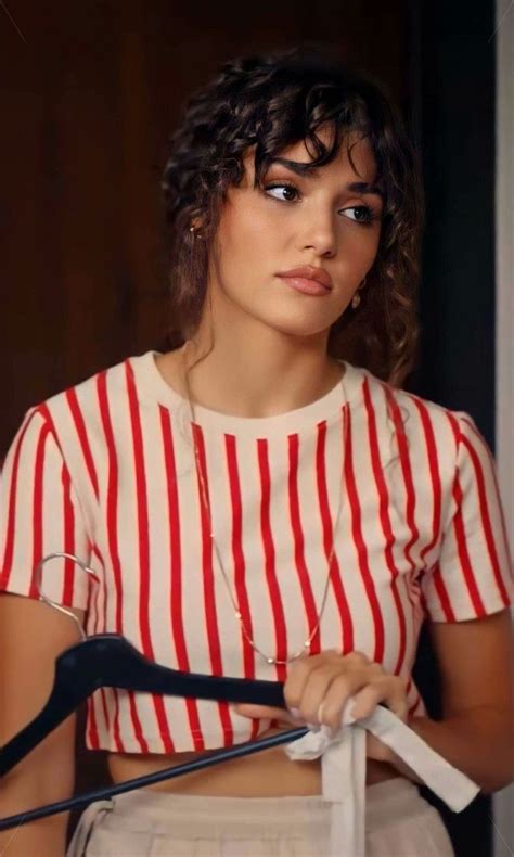 Hande Erçel ♥️ Curly Hair Styles Curly Hair Dos Actresses
