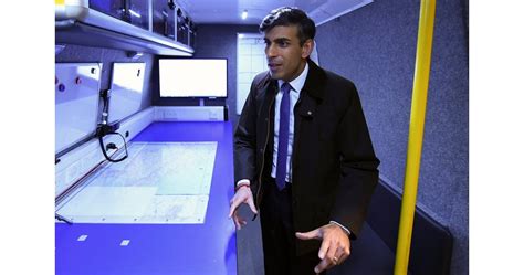 Споразумението за Северна Ирландия което Риши Сунак договори е подписано