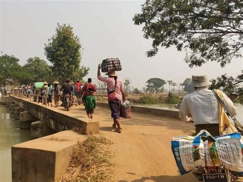 ခင်ဦးမြို့နယ်ရှိ ကျေးရွာများကို စစ်တပ်က စစ်ကြောင်းထိုးစီးနင်းမှုကြောင့် ကျေးရွာ ၈ ရွာက ပြည်သူ