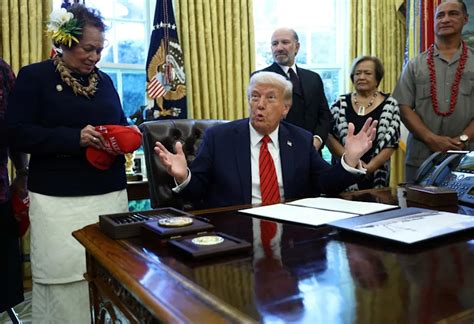 Rob Manfred Meets With Trump At White House After President Said Hed