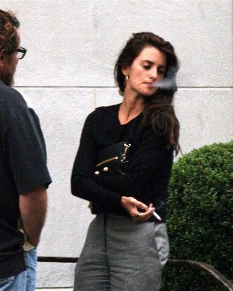 Fragmentary Girl Fashion Girl Smoking Penelope Cruz