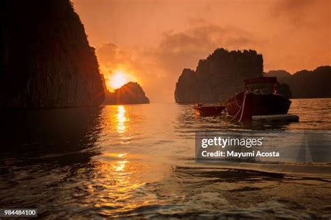 Ha Long Bay Sunrise Photos And Premium High Res Pictures Getty Images