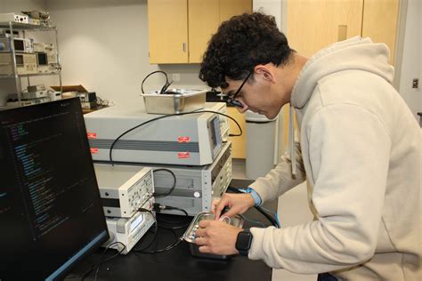 Ucf Partners With Nasa On New Engineering Graduate Certificate