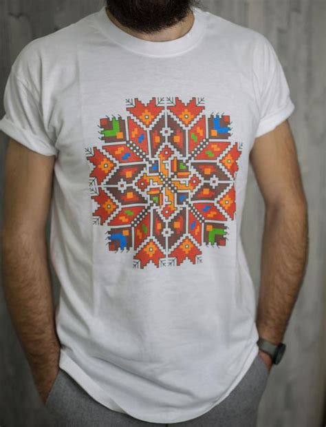 Дамски и мъжки тениски с шевици