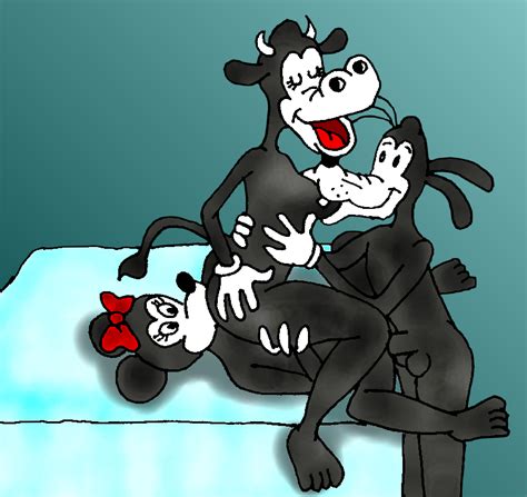 Post Clarabelle Cow Goofy Juice Minnie Mouse