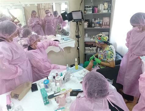 Instituto De Computacion E Ingles El Instituto De Computación E Inglés Les Hace La Invitación